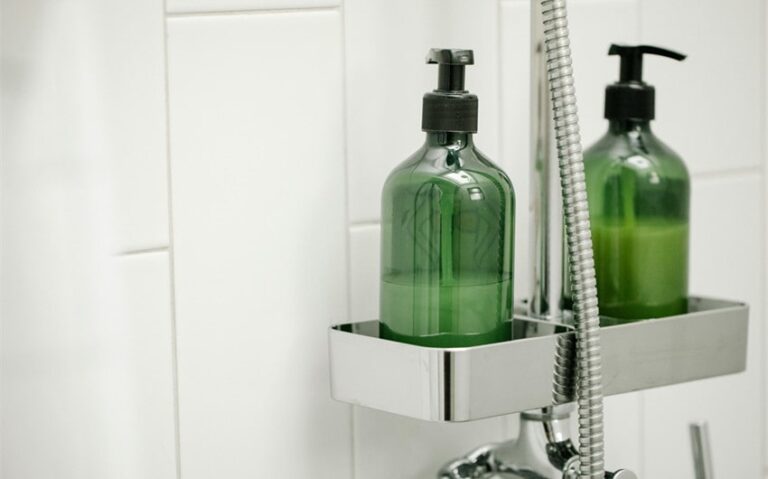 What Ingredients to Avoid in Shampoo: 14 Harmful Chemicals