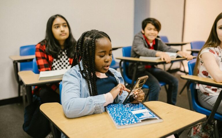 Why Should Phones Be Allowed in School? 9 Key Benefits